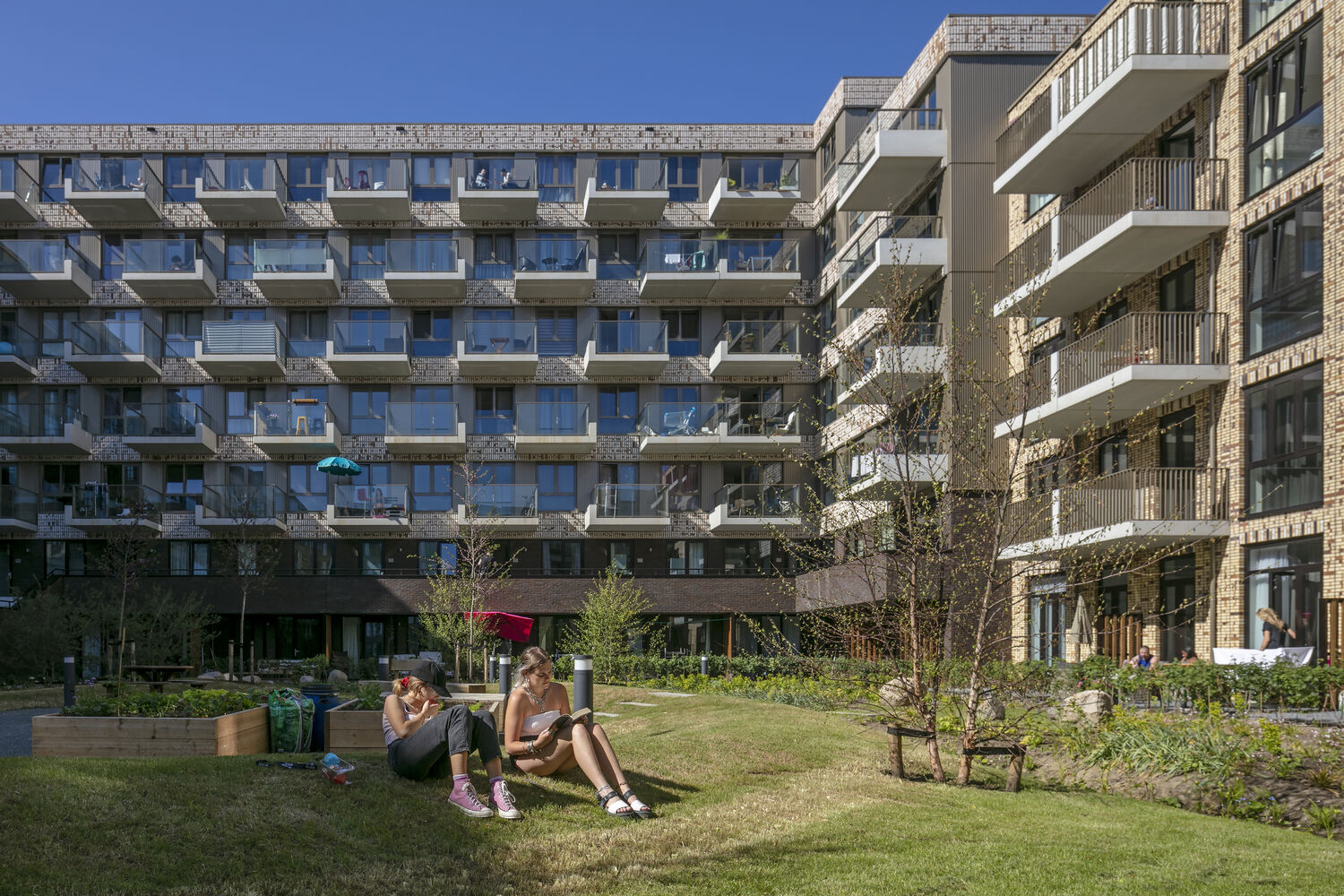 Amsterdamse corporaties zetten groei betaalbare woningvoorraad voort - AFWC